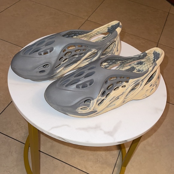 Yeezy | Shoes | Adidas Originals Yeezy Foam Runners Mxt Moon Grey Us 9 ...